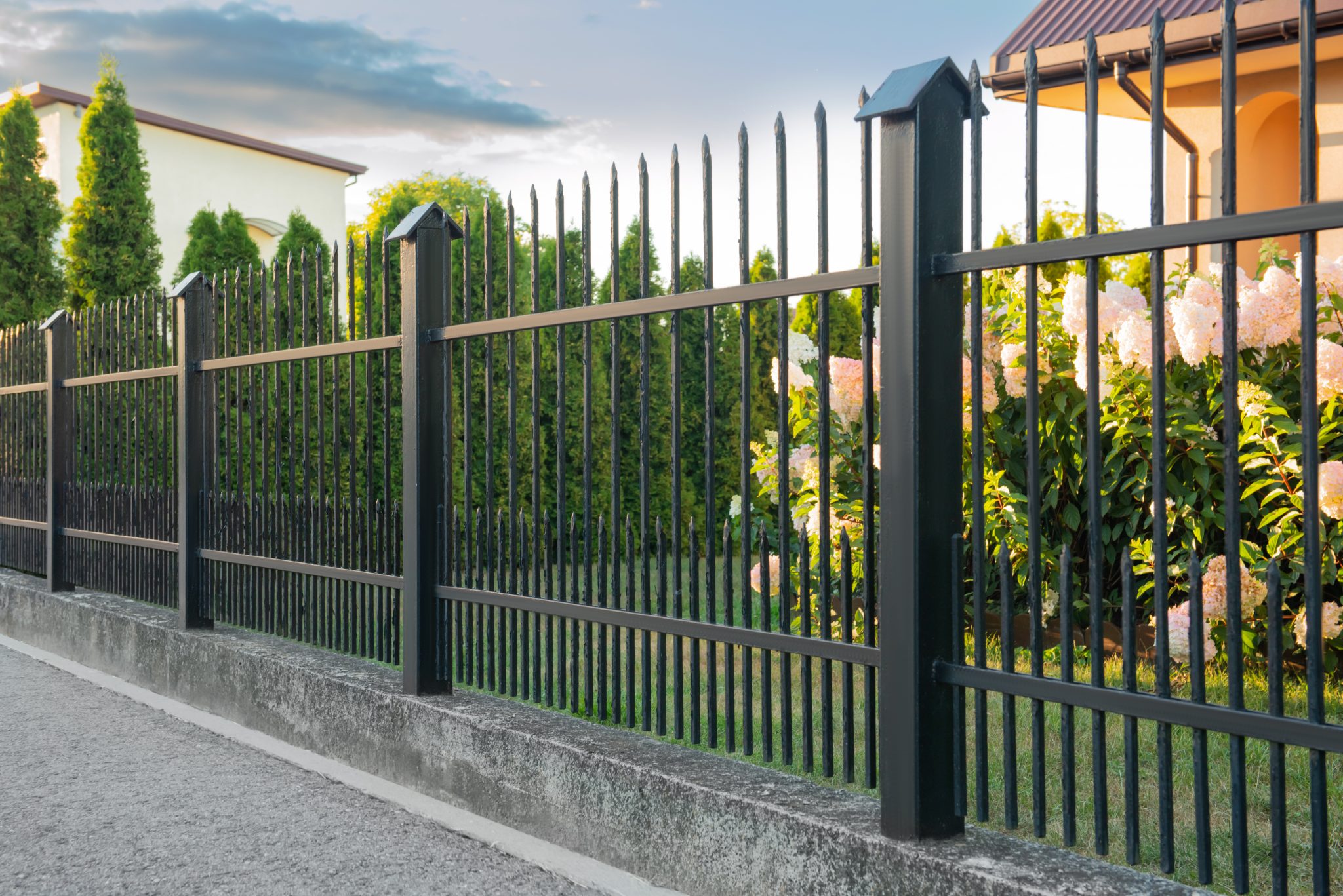 What’s the Best Color for an Iron Fence?